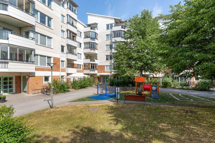 Mjölnerbacken 23 i Rissne, Sundbybergs kommun - lägenhet till salu - Hemnet