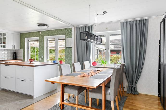 Bokvägen 10 i Herrljunga centralt, Herrljunga kommun - villa till salu ...