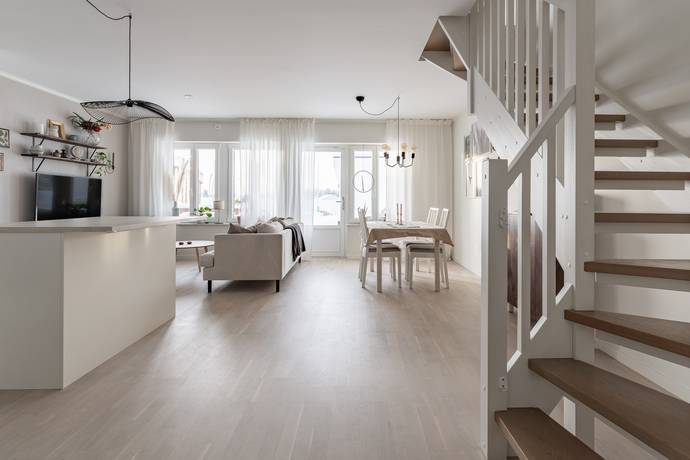 Lövsångarvägen 7C i Sånghusvallen, Krokoms kommun - radhus till salu ...