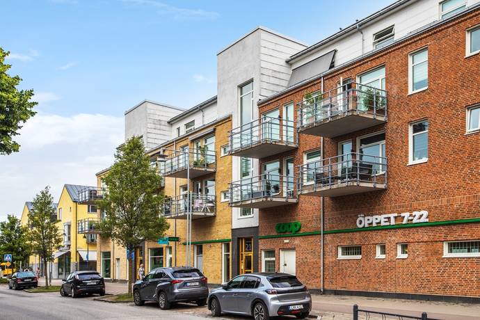 Centrumgatan 17 i Lomma - Centralt, Lomma kommun - lägenhet till salu ...