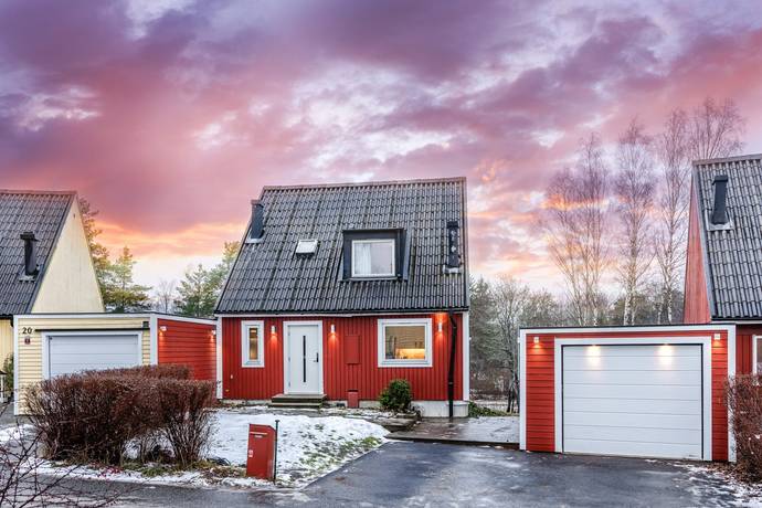 Hökstigen 21 i Salem, Salems kommun - Radhus till salu - Hemnet