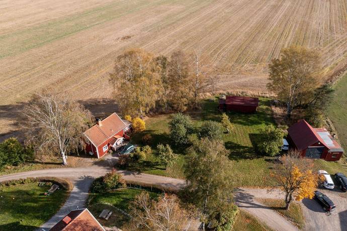Valsta Gård i Bettna, Flens kommun - gård/skog till salu - Hemnet