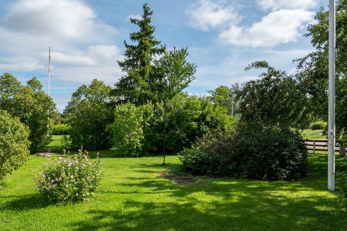 Strängnäsvägen 4 i Stallarholmen, Strängnäs kommun - villa till salu ...