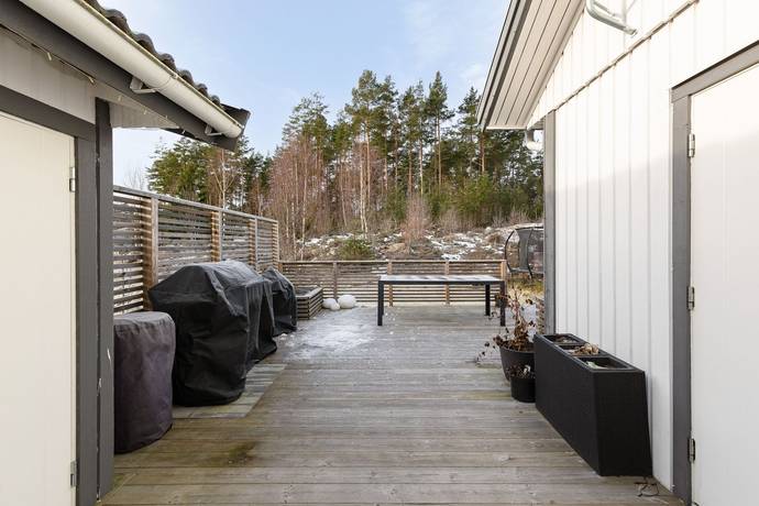 Ormbunksvägen 18 i Enhammar, Strängnäs kommun - villa till salu - Hemnet